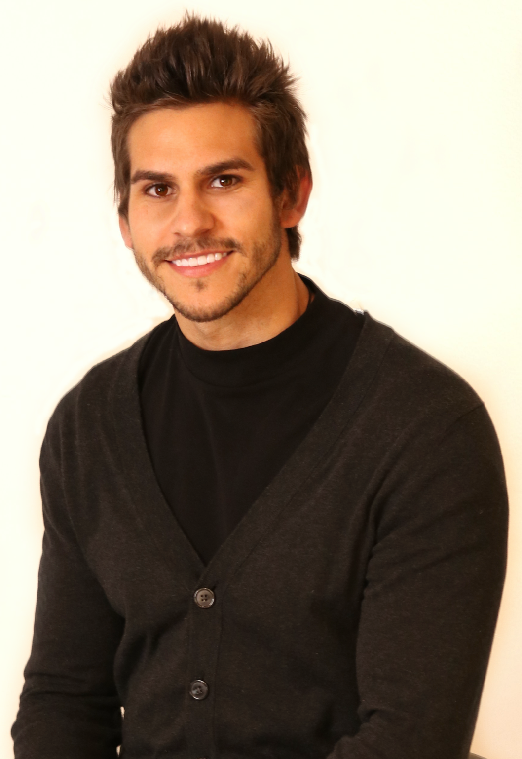 Interview with Authors Sofía Lapuente & Jarrod Shusterman - Geeks OUT